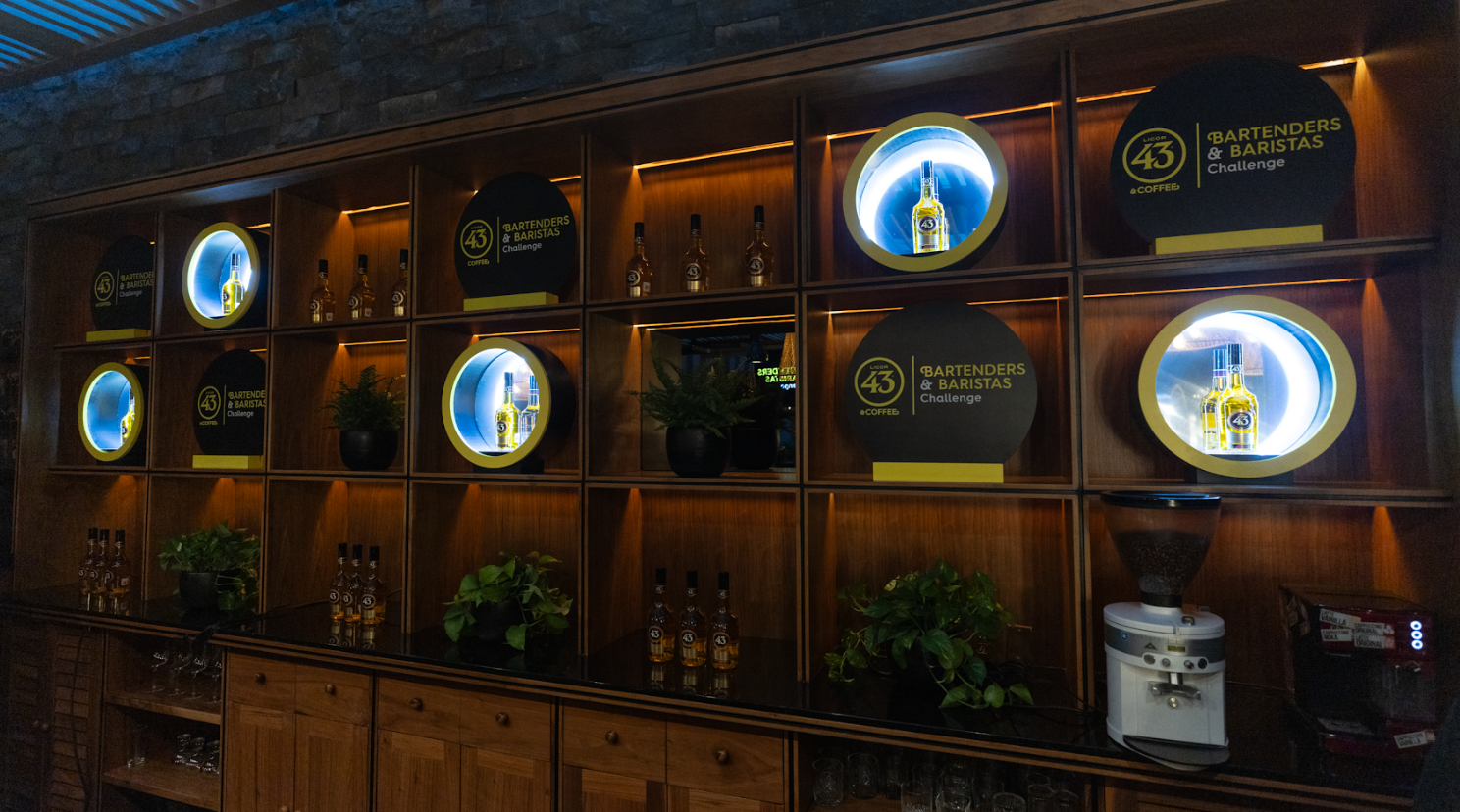 Esaú Jiménez, el bartender que representará a México en la final del ...