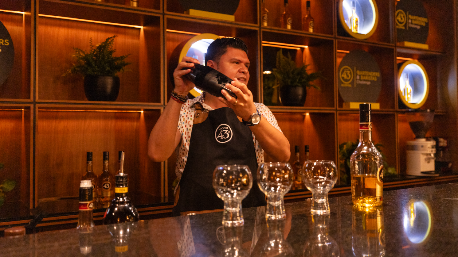 Esaú Jiménez, el bartender que representará a México en la final del ...